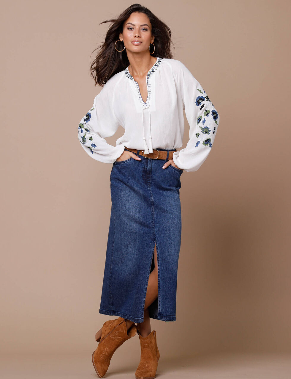 Blouse brodée, col rond, écru / bleu | Blancheporte