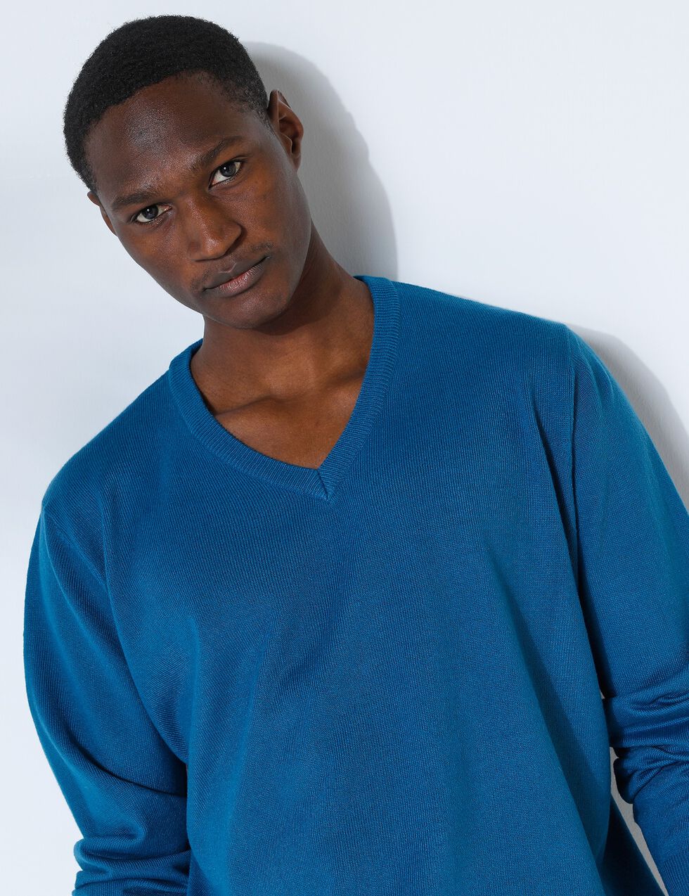 Pull uni col V, bleu pétrole | Blancheporte