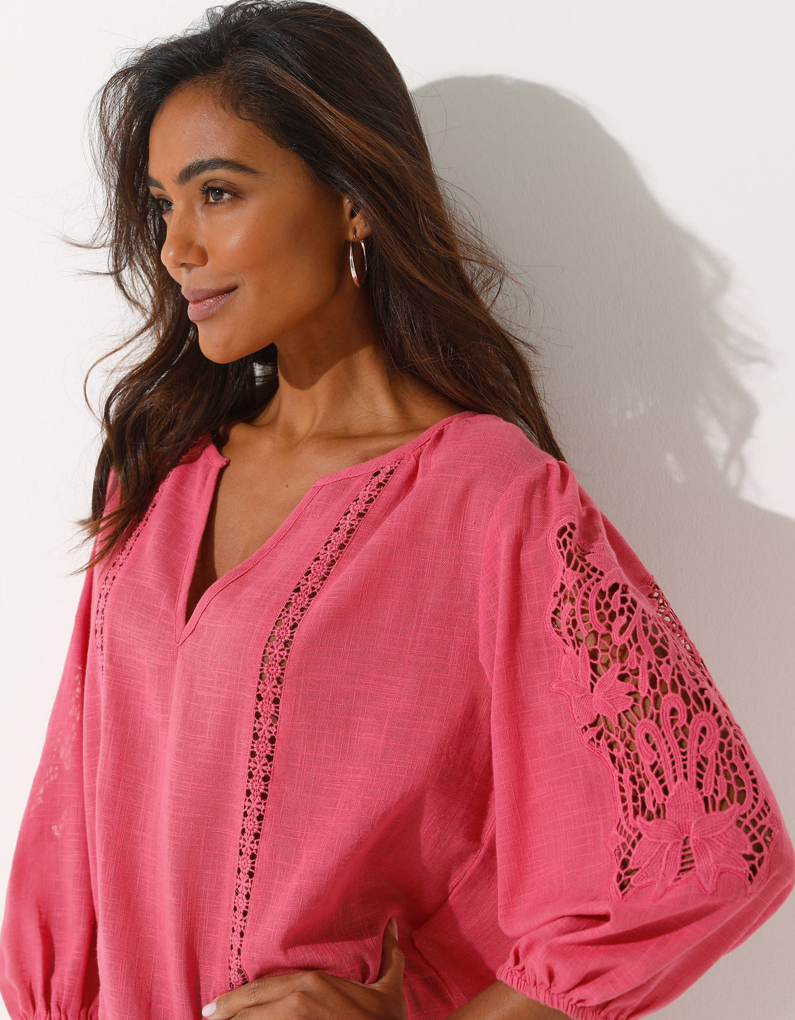 Blouse unie macramé, manches brodées, rose | Blancheporte